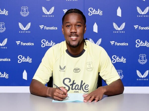 Everton Lands Arsenal's Omari Benjamin on Free Transfer and Splashes £ ...